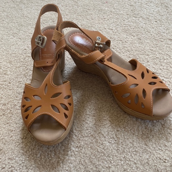 Spring Step | Shoes | Spring Step Leather Cut Outs Tan Wedge | Poshmark